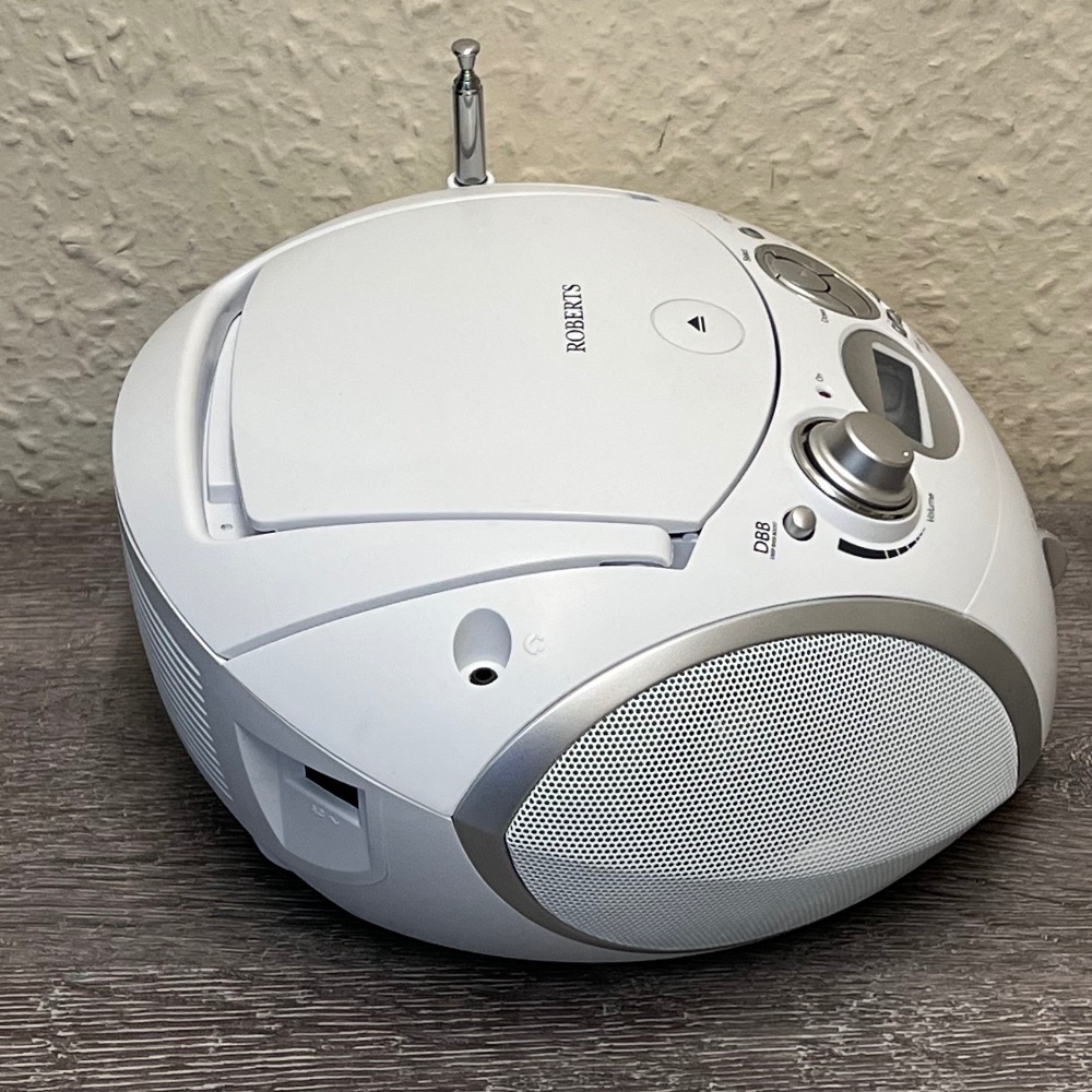 ROBERTS RADIO ZOOMBOX 3 DAB/DAB+/FM RDS/CD PLAYER WITH SD AND USB - Own4Less